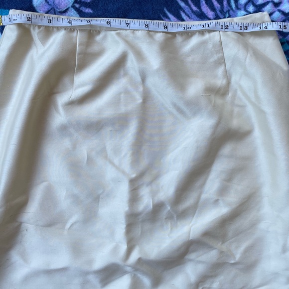 Kay Unger | Skirts | Silky Cream Mid Rise Skirt Kay Unger New York ...